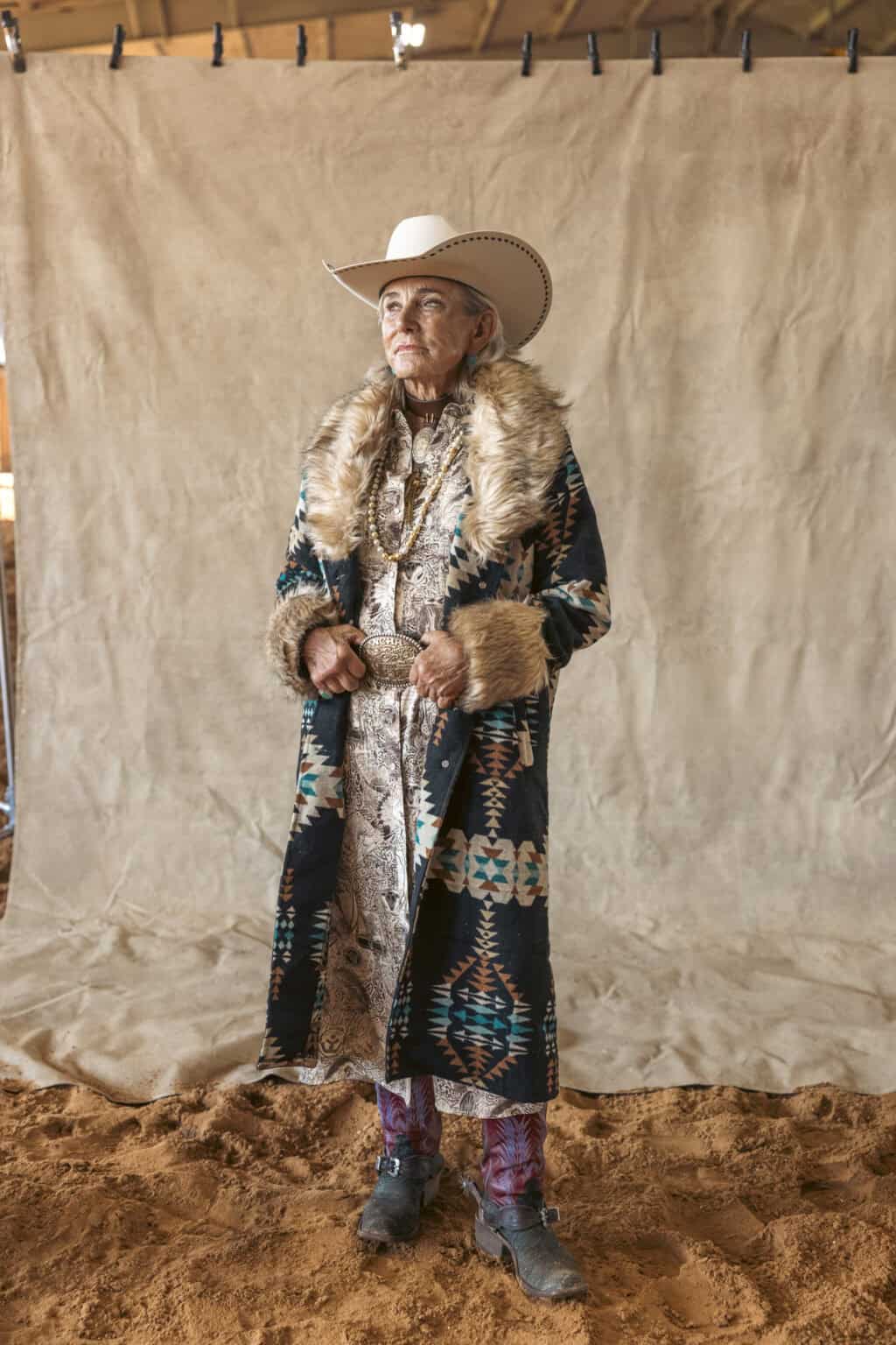 20 Chic Western Fall Outfits That'll Make You the Toast of the Ranch ...