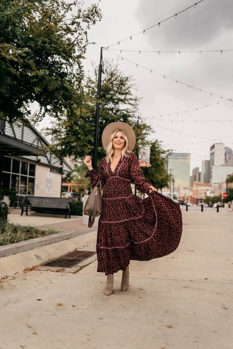 20 Chic Western Fall Outfits That'll Make You the Toast of the Ranch