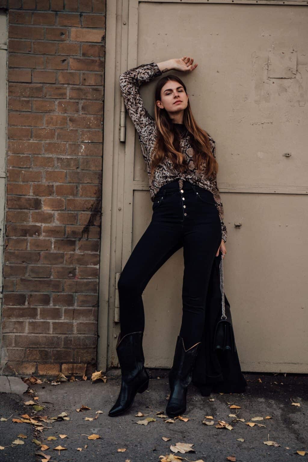 20 Edgy Rock Chic Outfits to Unleash Your Inner Rockstar - Mrs & The ...