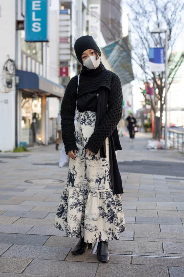 20 Trendy Fall Outfits in Japan: Embrace Autumn Style with a Twist