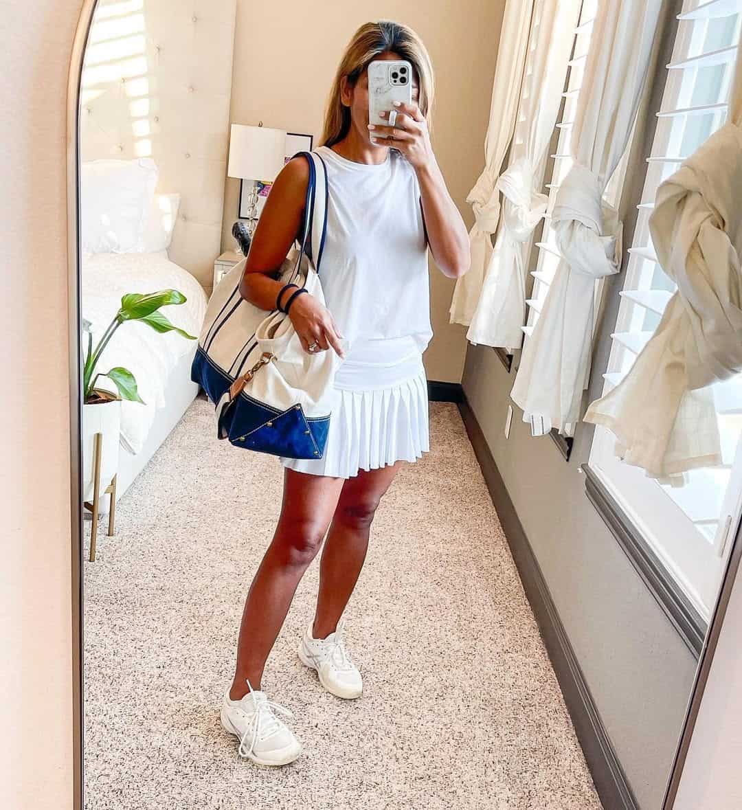 20 Show-Stopping Outdoor Concert Outfits to Rock This Summer