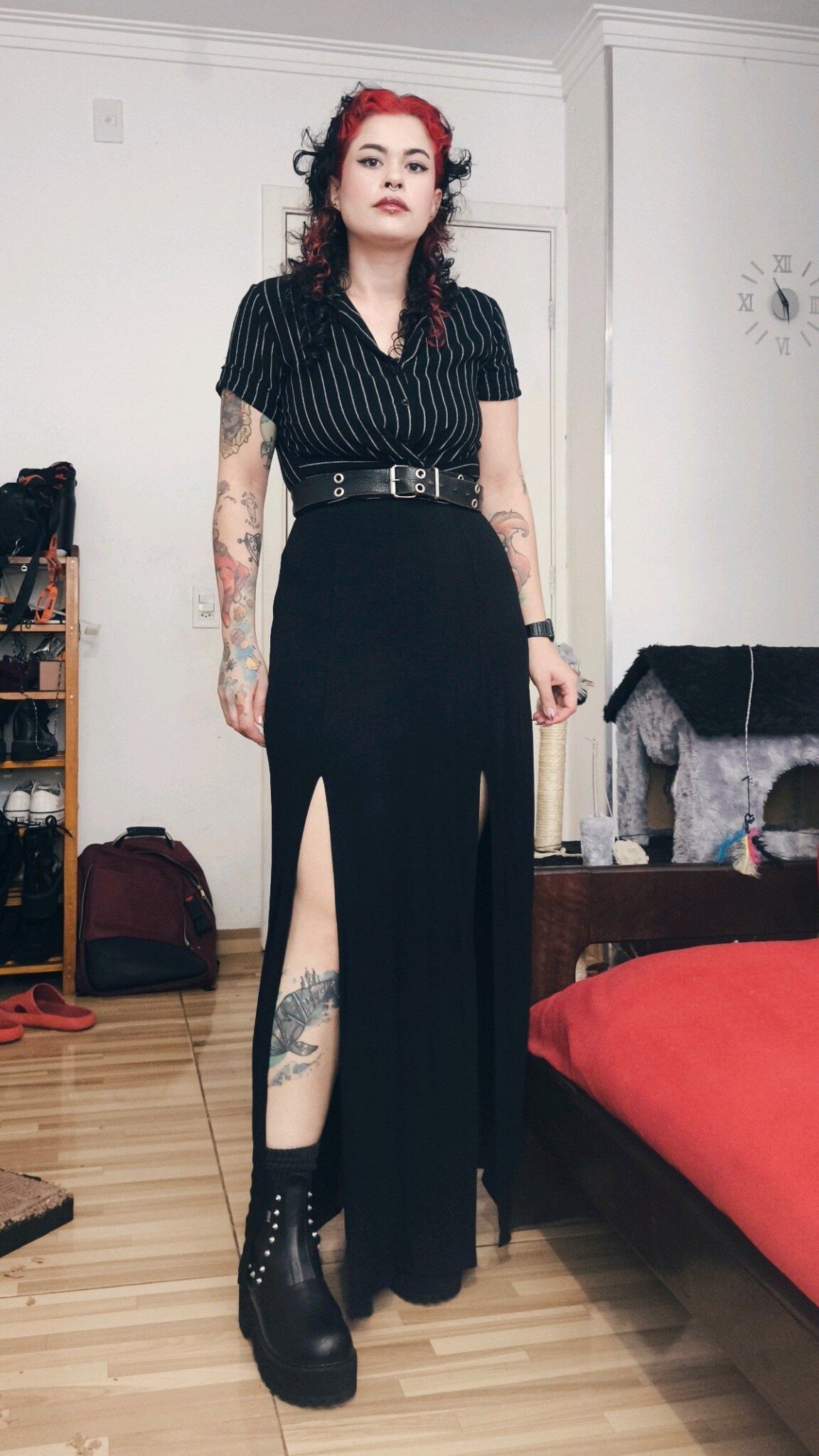 20 Edgy Corporate Goth Outfits: Slay the Boardroom with Dark Elegance ...