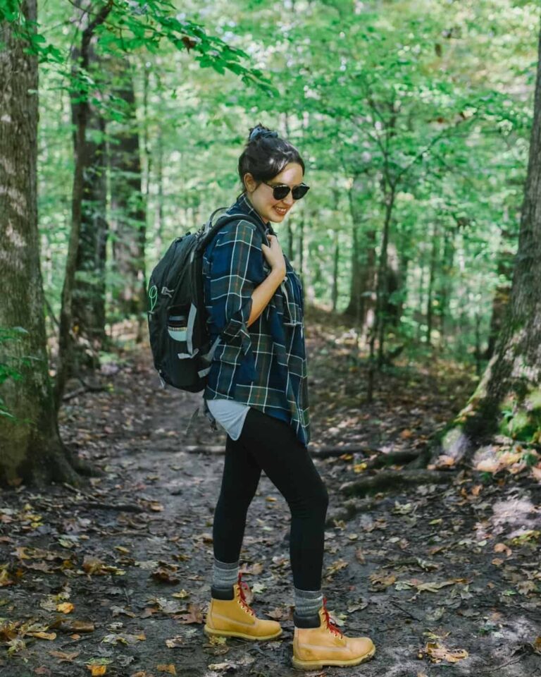 20 Stylish Fall Hiking Outfits for Women: Trail-Ready Looks That Turn ...