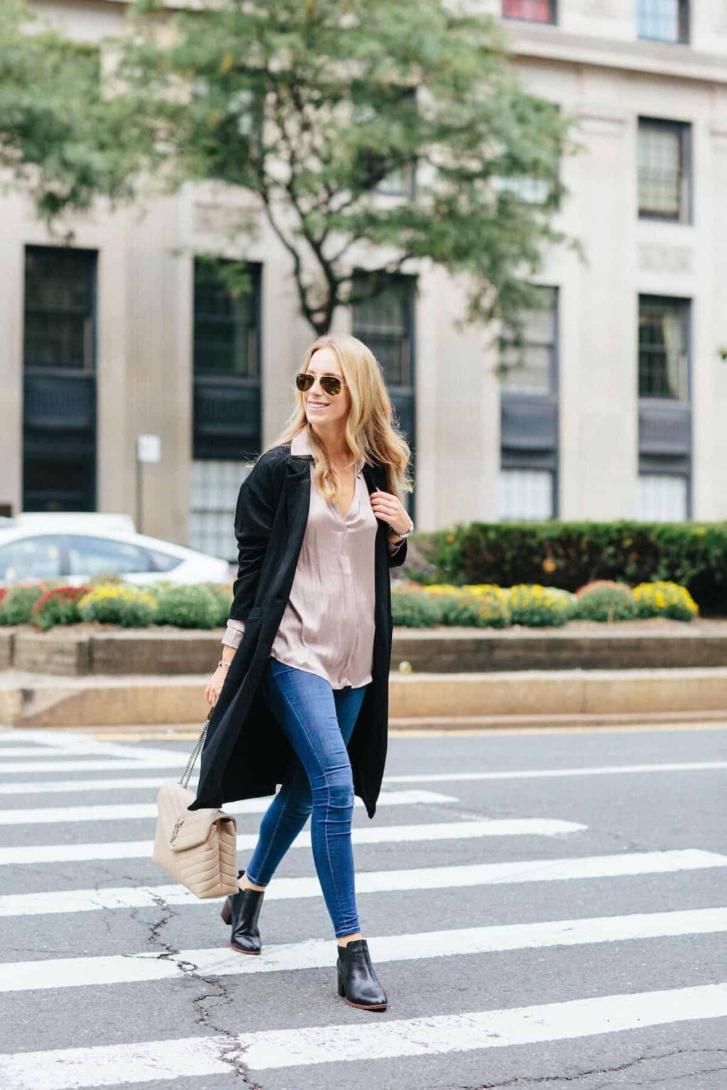 20 Cozy and Chic Fall Date Night Outfits to Turn Heads This Season ...