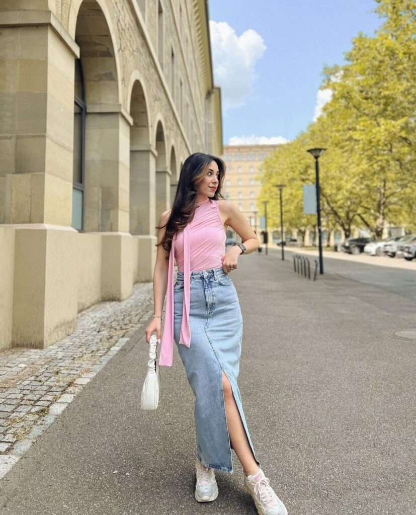 25 Y2K Denim Outfit Ideas That'll Transport You Straight Back to 2003 ...
