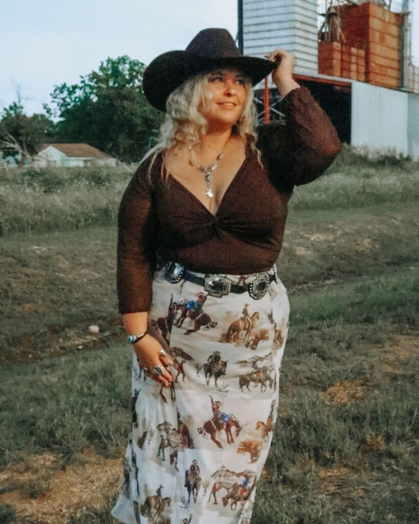 23 Plus Size Country Concert Outfits That'll Have You Dancing in Style ...
