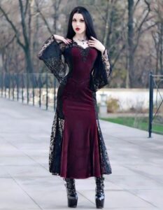 20 Traditional Goth Outfit Ideas That'll Perfect Your Dark Aesthetic in ...